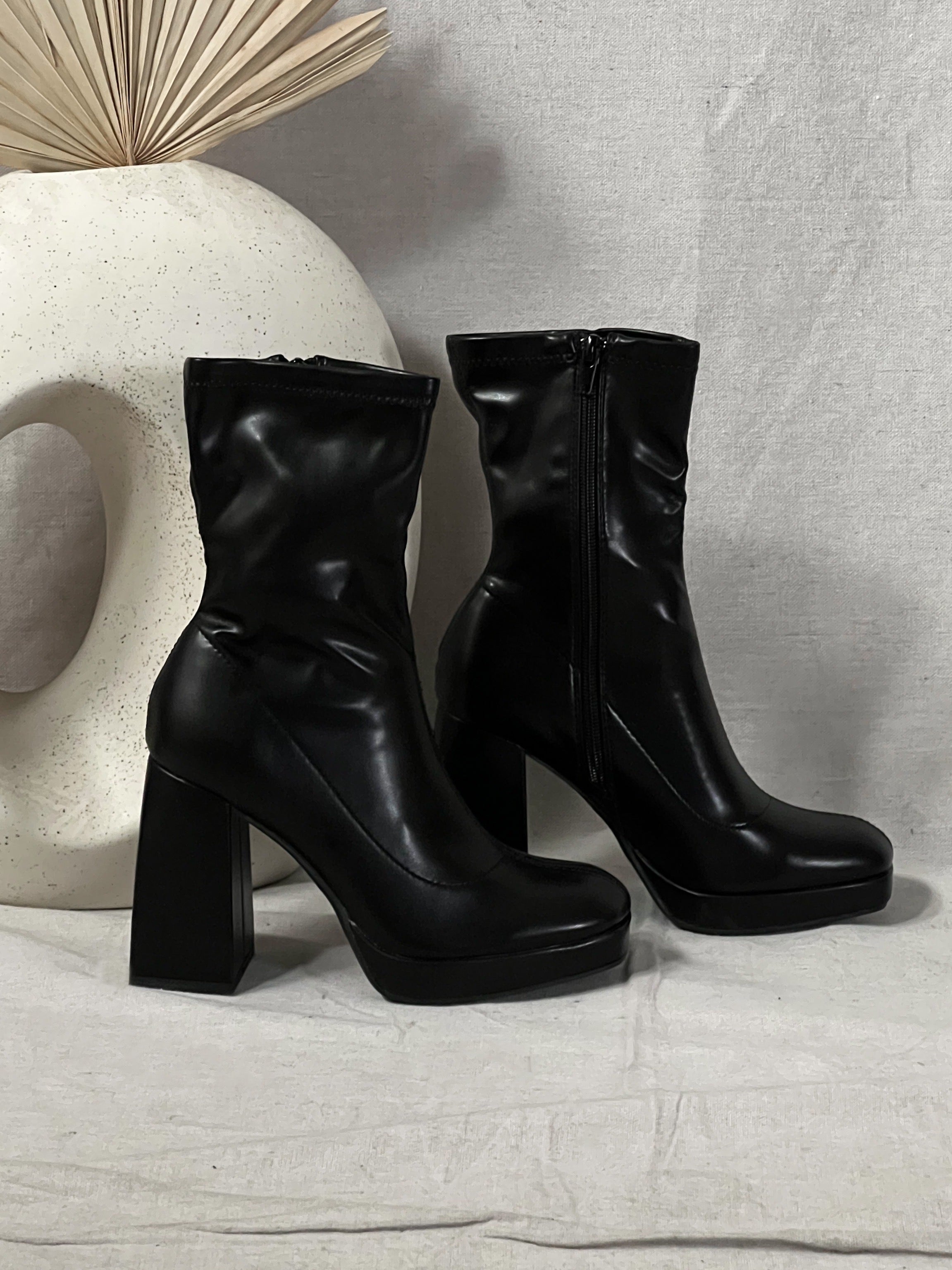 Gradient Block Boot – Fashion Trend LA, Inc